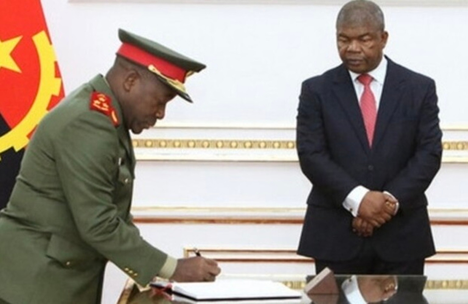 General Miala substituirá Joao Lourenço na Presidência da República ...