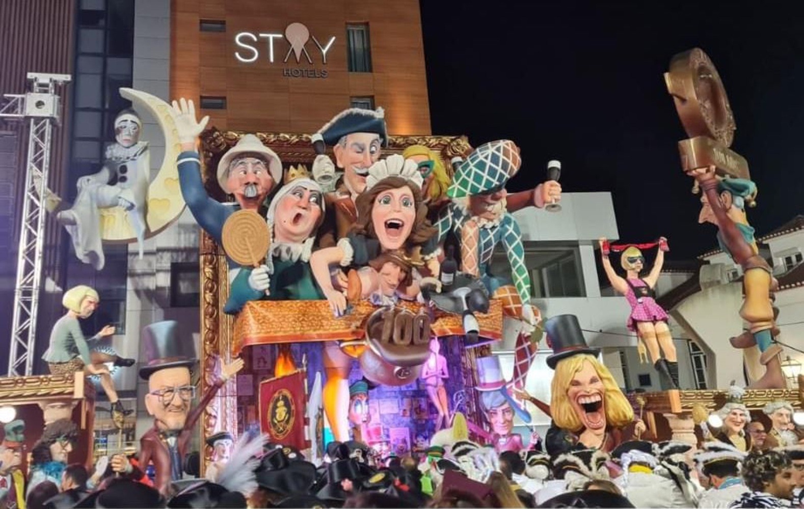 MONUMENTO É INAUGURADO A 20 DIAS DO CARNAVAL DE TORRES VEDRAS