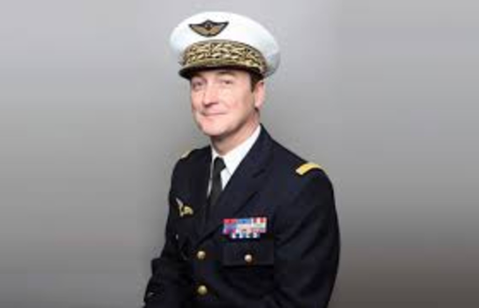 A crise provocada Chefe do Estado-Maior da Defesa, General Mandon ...